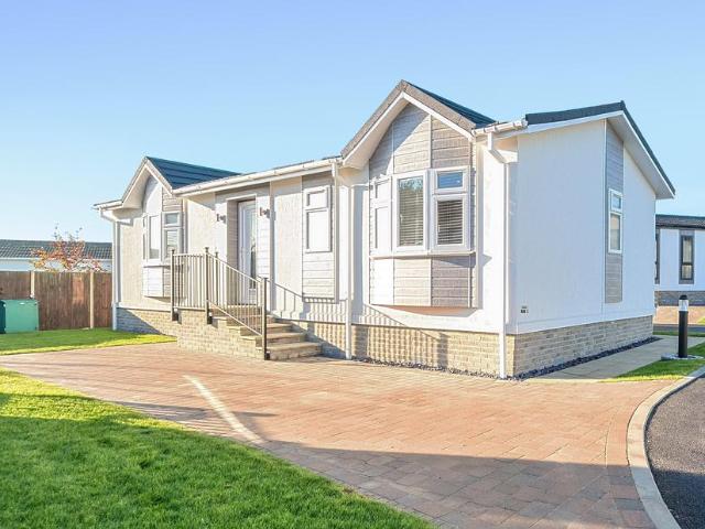 2 bedroom park home for sale