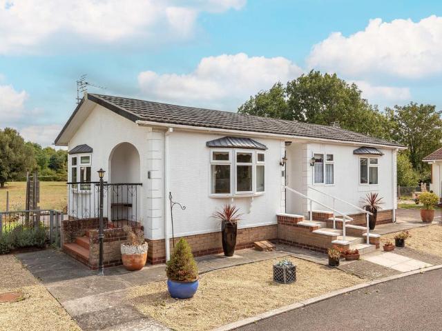 2 bedroom park home for sale