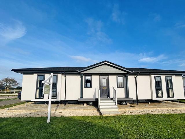 2 bedroom park home for sale