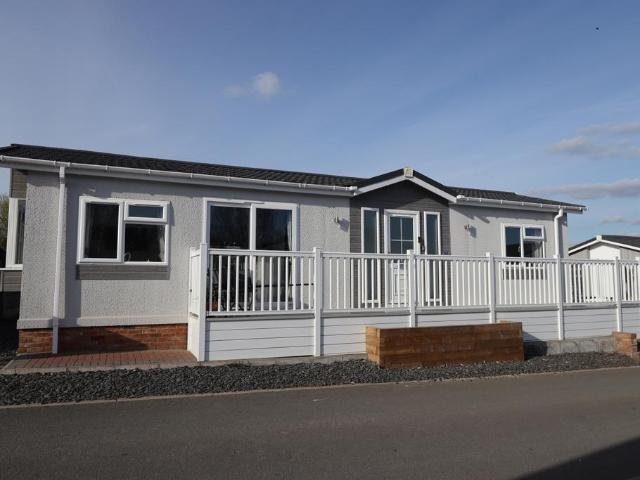 2 bedroom park home for sale