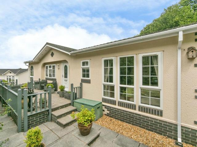 2 bedroom park home for sale