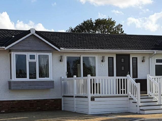 2 bedroom park home for sale
