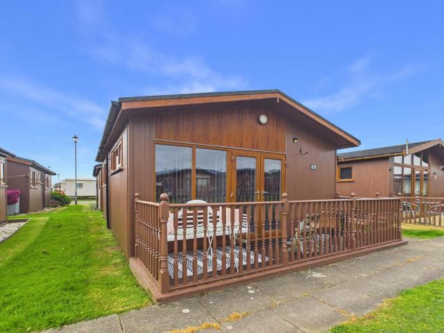2 bedroom park home for sale