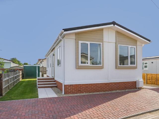 2 bedroom park home for sale