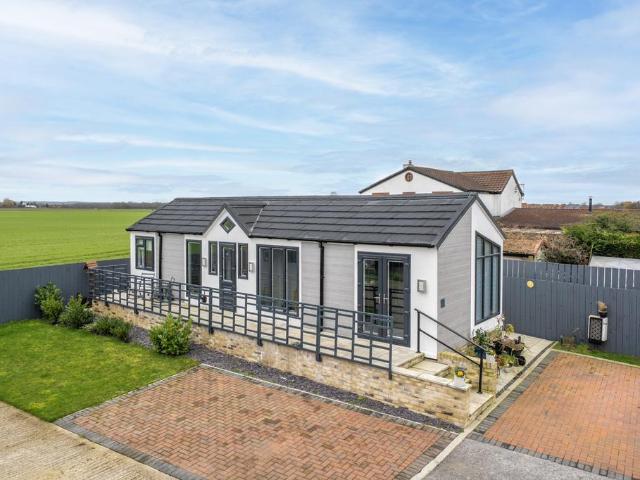 2 bedroom park home for sale