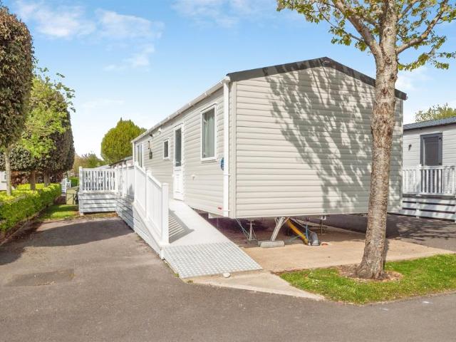 2 bedroom park home for sale