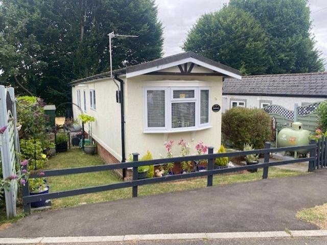 2 bedroom park home for sale