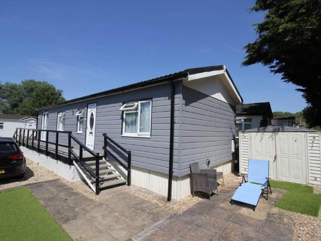 2 bedroom park home for sale
