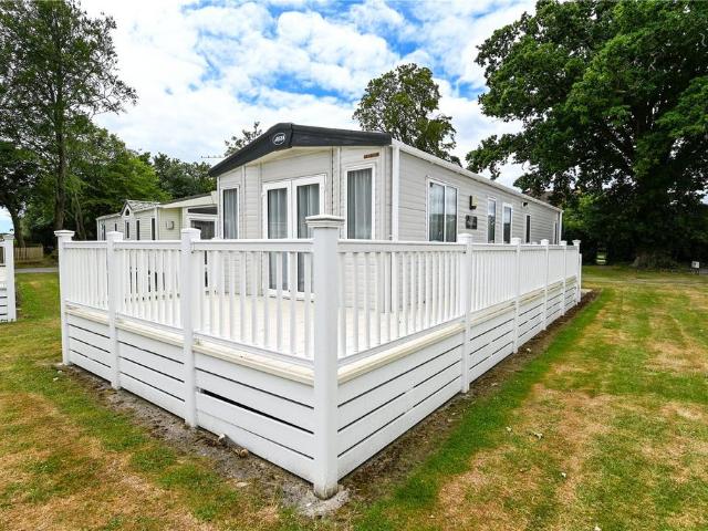 2 bedroom park home for sale