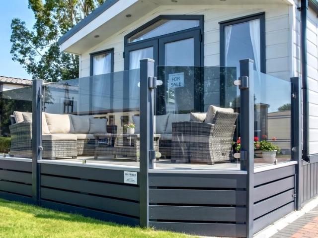 2 bedroom park home for sale