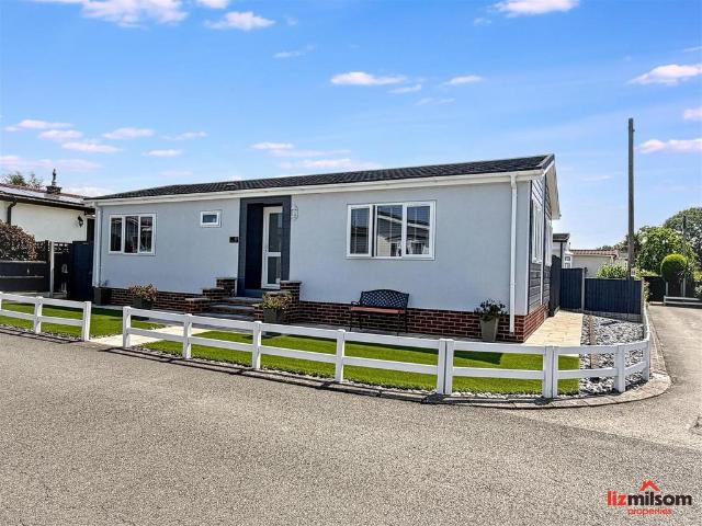 2 bedroom park home for sale