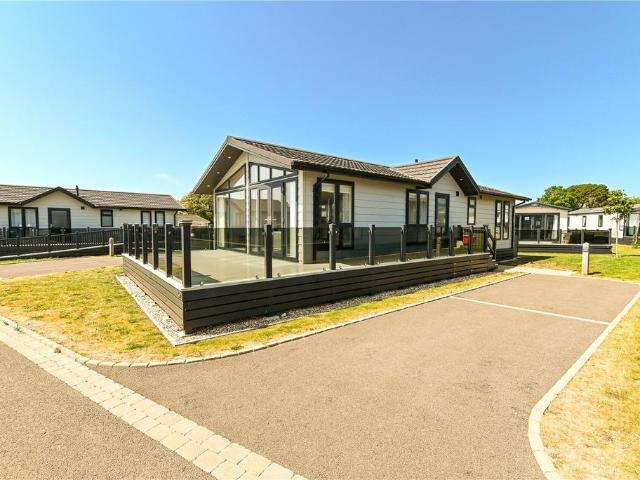 2 bedroom park home for sale