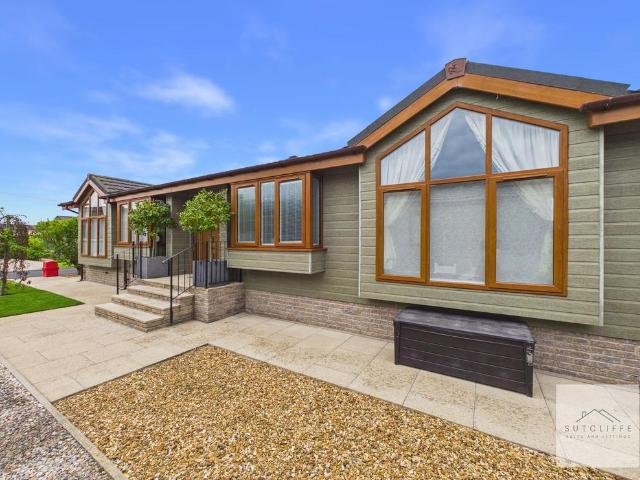 2 bedroom park home for sale