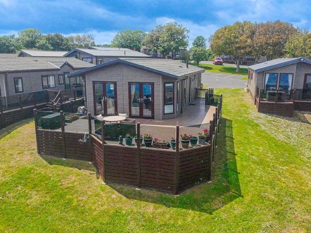 2 bedroom park home for sale