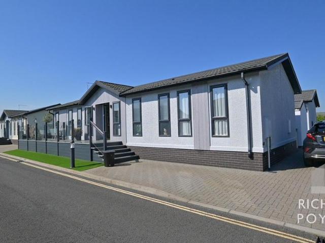 2 bedroom park home for sale