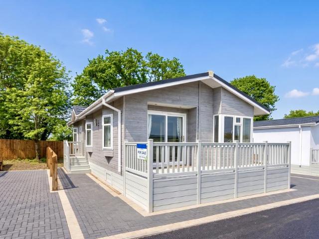 2 bedroom park home for sale