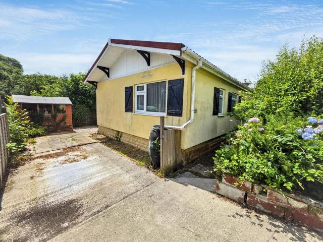 2 bedroom park home for sale