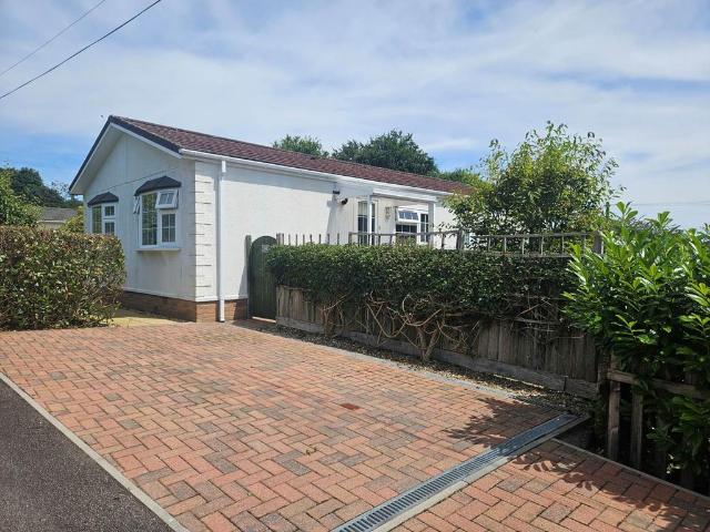 2 bedroom park home for sale