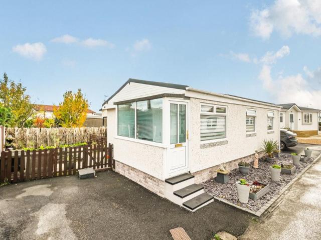 2 bedroom park home for sale