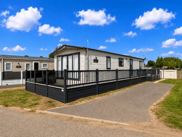2 bedroom park home for sale
