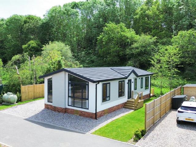 2 bedroom park home for sale