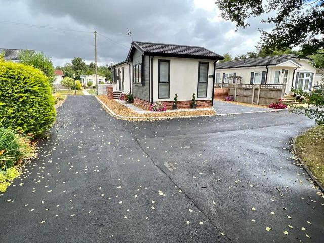 2 bedroom park home for sale