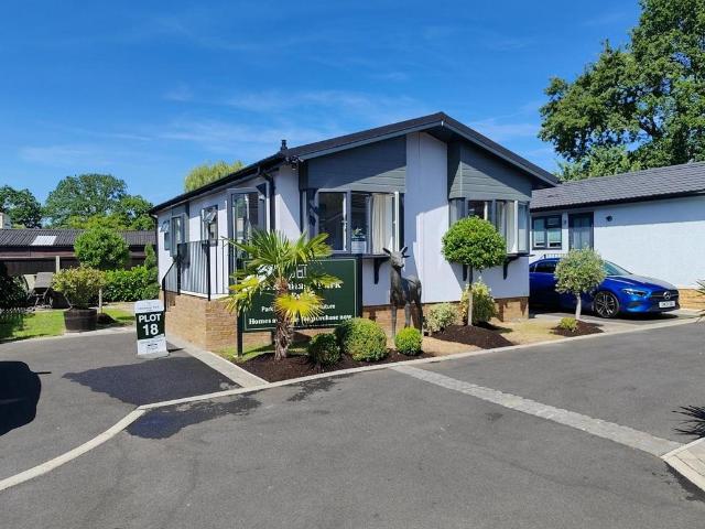 2 bedroom park home for sale