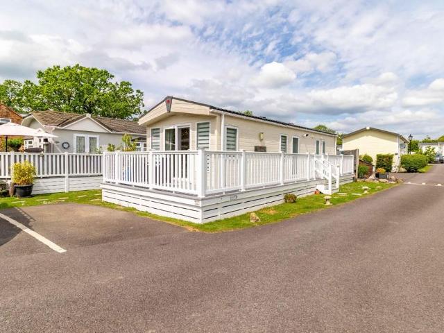 2 bedroom park home for sale
