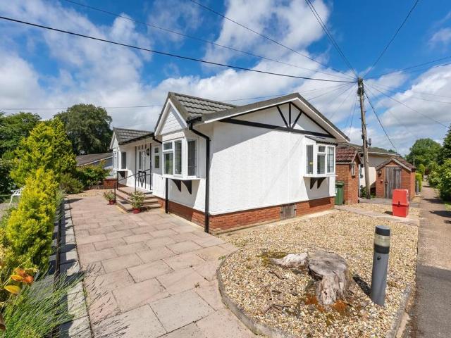 2 bedroom park home for sale