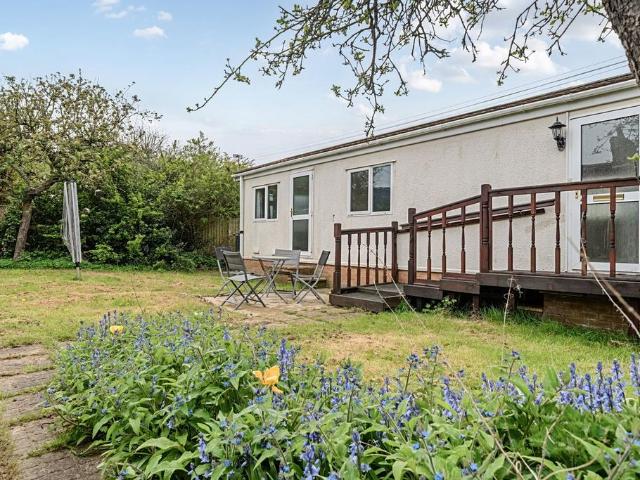 2 bedroom park home for sale
