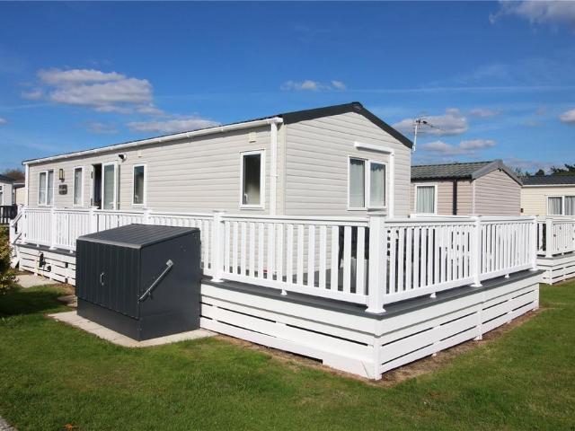 2 bedroom park home for sale