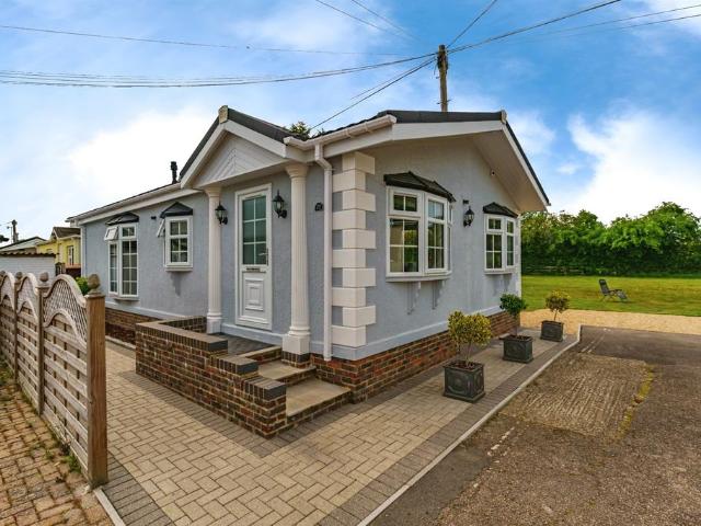 2 bedroom park home for sale