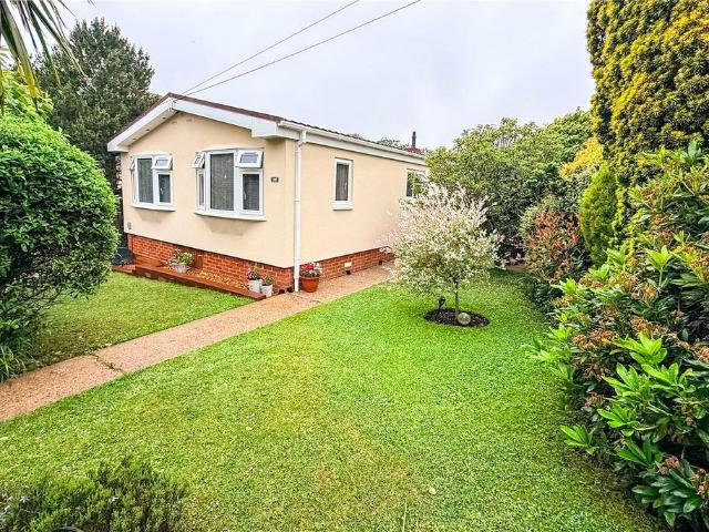 2 bedroom park home for sale