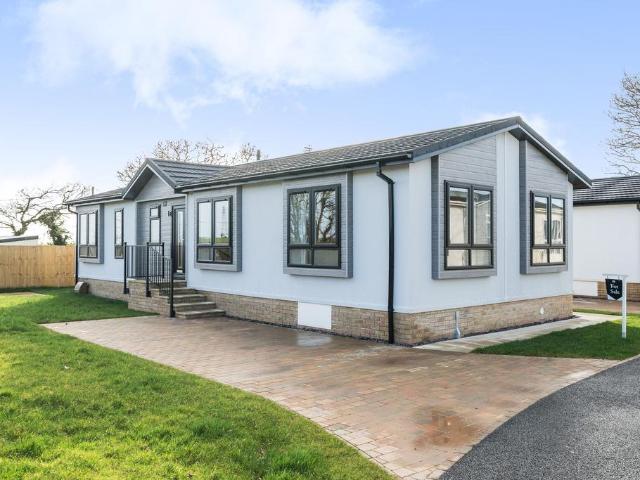 2 bedroom park home for sale