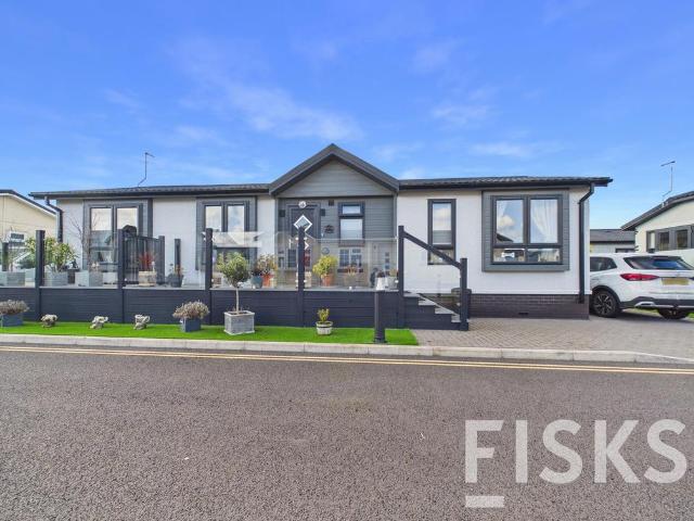 2 bedroom park home for sale