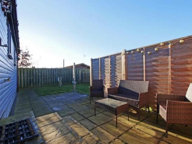2 bedroom park home to rent