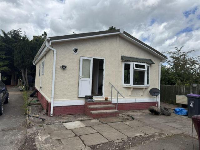 2 bedroom park home to rent