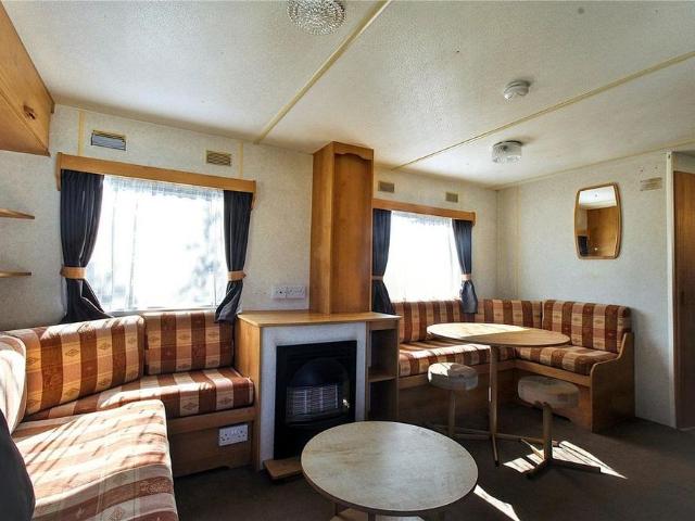 2 bedroom park home to rent
