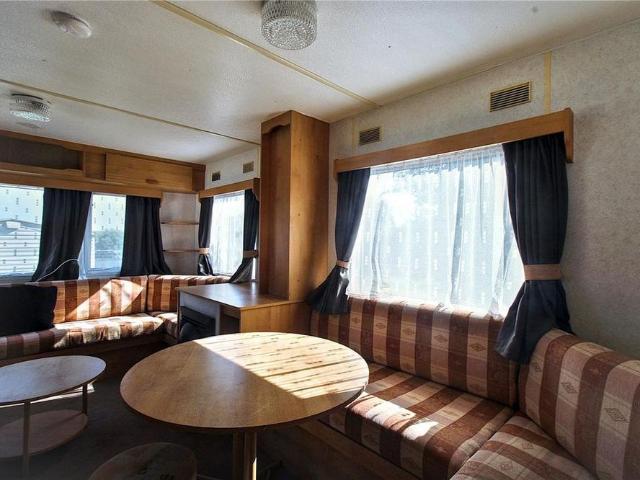2 bedroom park home to rent