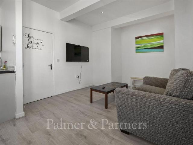 2 bedroom parking to rent