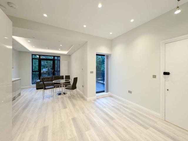 2 bedroom partment in Camden Road, N7