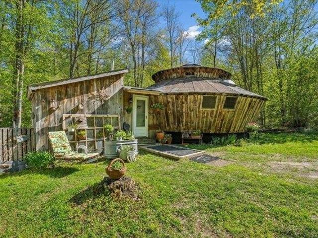 2 bedroom, Peterborough NH 03458 104075805