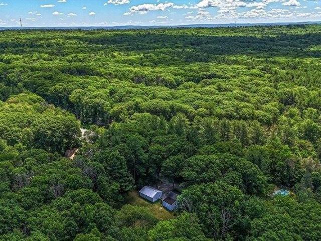 2 bedroom, Pelham MA 01002 104869557