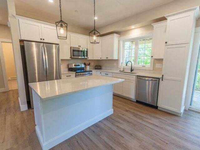2 bedroom, Pelham NH 03076 104567605