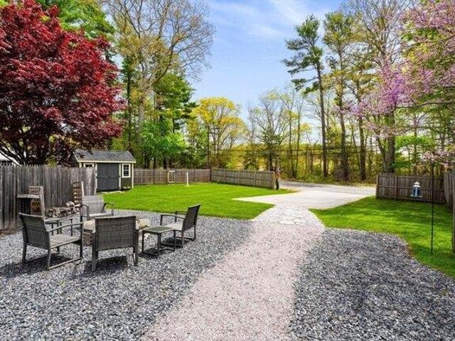 2 bedroom, Pembroke MA 02359 103222045