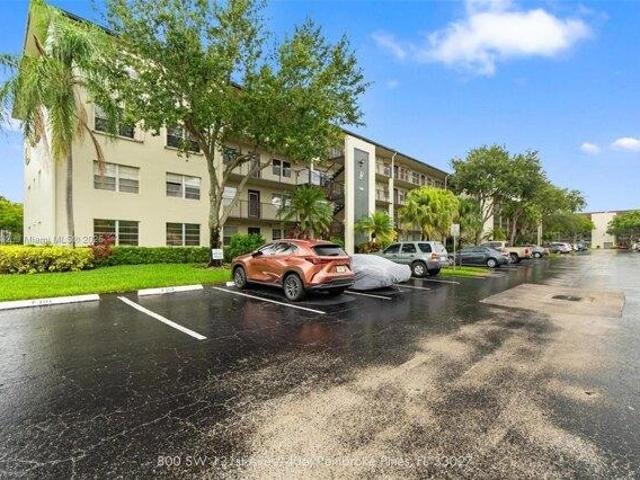 2 bedroom, Pembroke Pines FL 33027 92283535