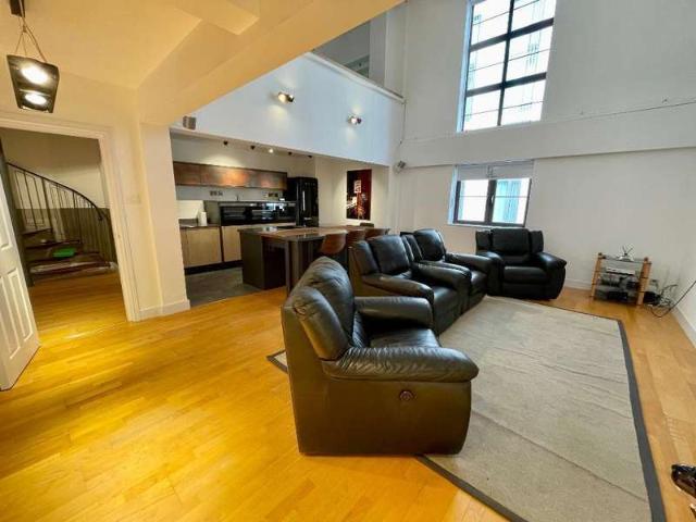 2 Bedroom Penthouse Flat