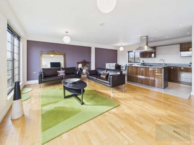 2 Bedroom Penthouse Flat