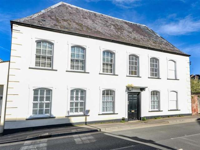2 Bedroom Penthouse Flat