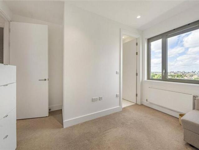 2 bedroom penthouse for rent in Odessa Street, London, SE16